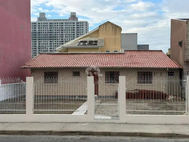 Casa / Sobrado para Venda em Biguaçu/SC Centro 2 Quartos