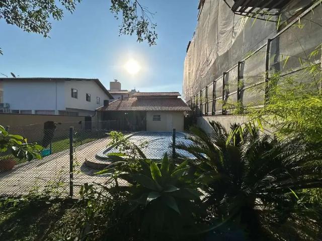 Casa / Sobrado para Venda em Biguaçu/SC Centro 4 Quartos