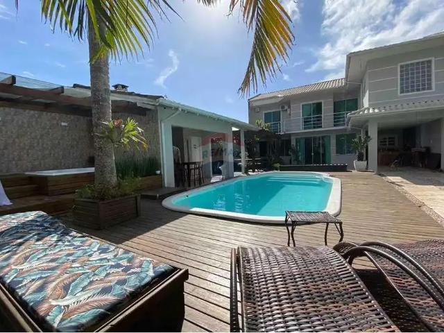 Casa / Sobrado para Venda em Biguaçu/SC Centro 4 Quartos