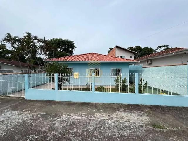 Casa / Sobrado para Venda em Biguaçu/SC Bom Viver 4 Quartos