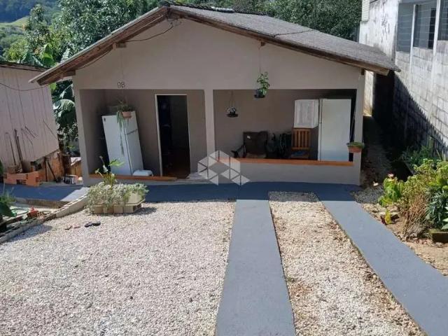 Casa / Sobrado para Venda em Biguaçu/SC Fundos 2 Quartos