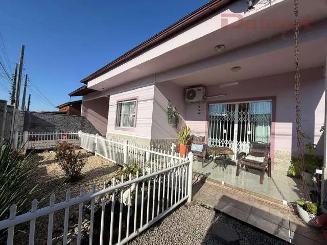 Casa / Sobrado para Venda em Biguaçu/SC Fundos 3 Quartos