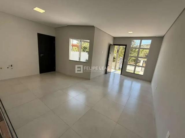 Casa / Sobrado para Venda em Biguaçu/SC Fundos 3 Quartos