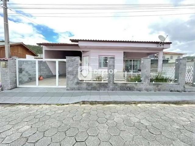 Casa / Sobrado para Venda em Biguaçu/SC Fundos 3 Quartos