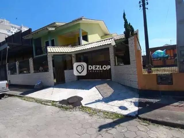Casa / Sobrado para Venda em Biguaçu/SC Rio Caveiras 3 Quartos