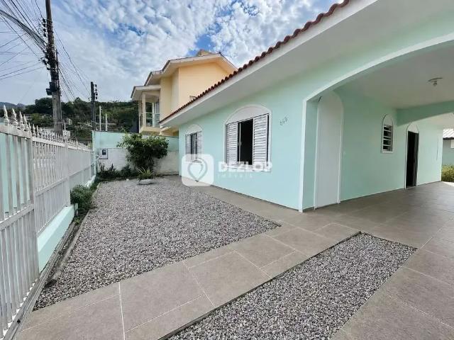 Casa / Sobrado para Venda em Biguaçu/SC Universitários 3 Quartos