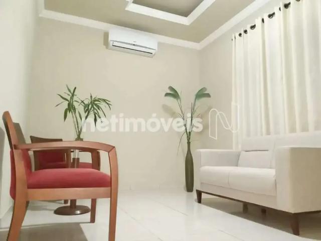 Casa / Sobrado para Venda em Bom Despacho/MG Calais 4 Quartos
