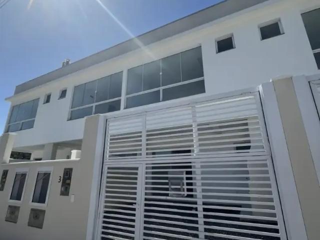 Casa / Sobrado para Venda em Bombinhas/SC Zimbros 2 Quartos
