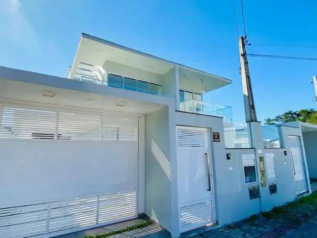 Casa / Sobrado para Venda em Bombinhas/SC Zimbros 3 Quartos