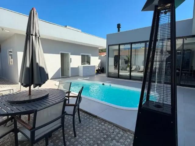 Casa / Sobrado para Venda em Bombinhas/SC Zimbros 3 Quartos