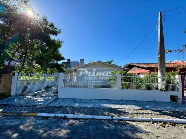 Casa / Sobrado para Venda em Bombinhas/SC Zimbros 4 Quartos