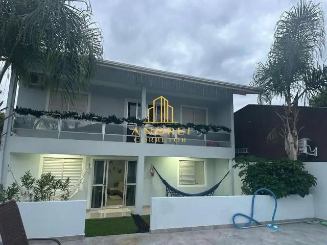 Casa / Sobrado para Venda em Bombinhas/SC Zimbros 5 Quartos