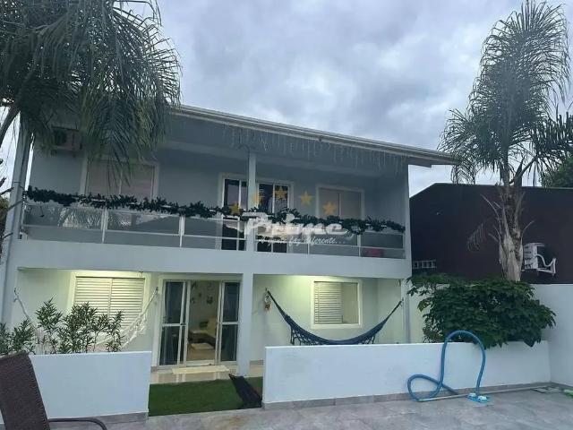 Casa / Sobrado para Venda em Bombinhas/SC Zimbros 5 Quartos