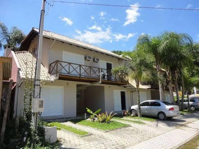 Casa / Sobrado para Venda em Bombinhas/SC Bombas 2 Quartos