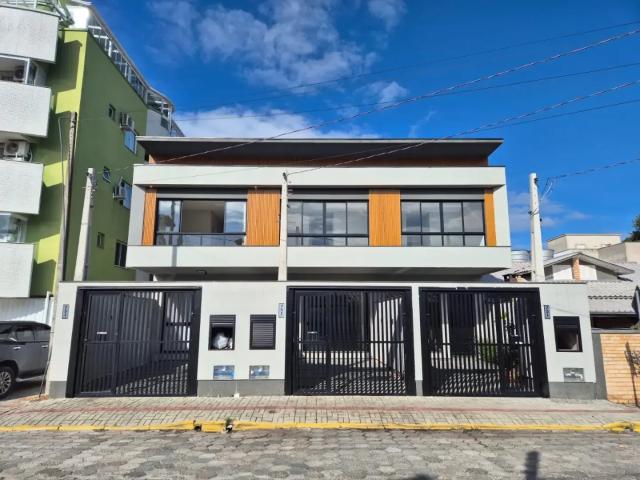 Casa / Sobrado para Venda em Bombinhas/SC Bombas 2 Quartos