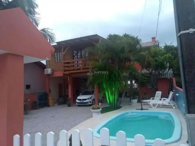 Casa / Sobrado para Venda em Bombinhas/SC Bombas 6 Quartos