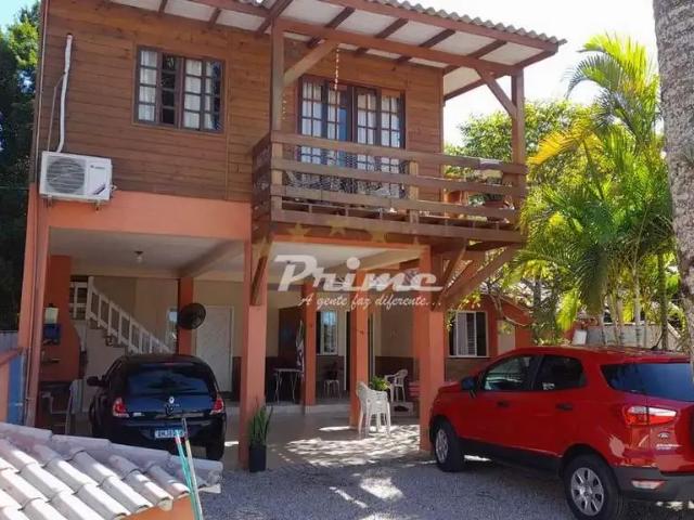 Casa / Sobrado para Venda em Bombinhas/SC Bombas 6 Quartos