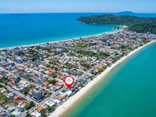 Casa / Sobrado para Venda em Bombinhas/SC Canto Grande 4 Quartos