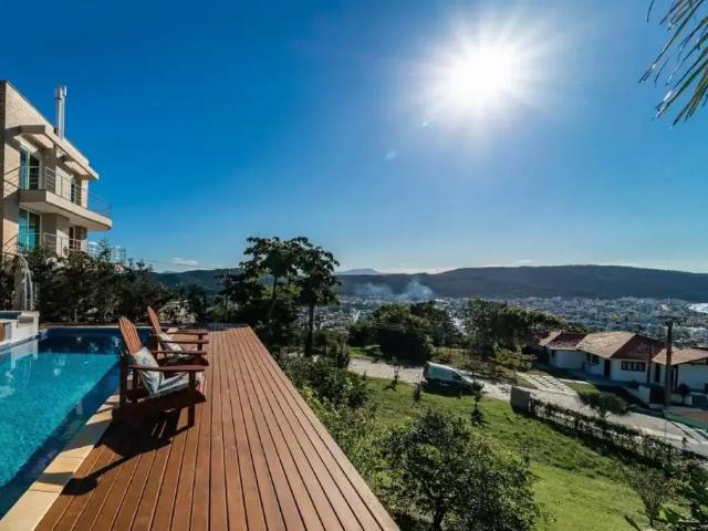 Casa / Sobrado para Venda em Bombinhas/SC Centro 7 Quartos