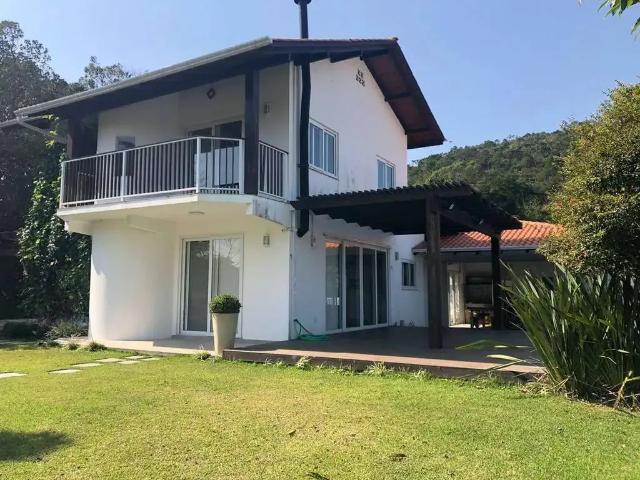 Casa / Sobrado para Venda em Bombinhas/SC José Amândio 4 Quartos