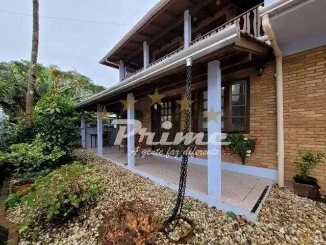 Casa / Sobrado para Venda em Bombinhas/SC José Amândio 5 Quartos