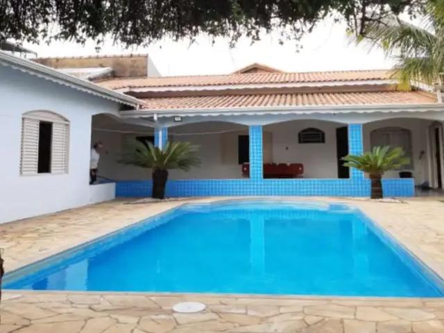 Casa / Sobrado para Venda em Boituva/SP Cidade Jardim 4 Quartos