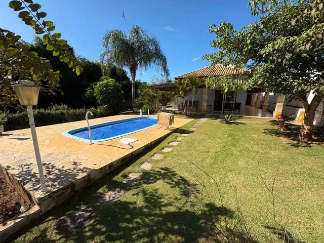 Casa / Sobrado para Venda em Boituva/SP Portal dos Lagos 4 Quartos