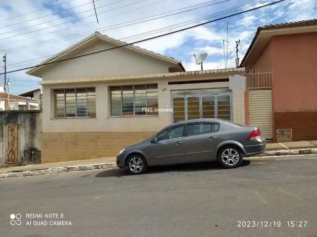 Casa / Sobrado para Venda em Borda da Mata/MG Centro 4 Quartos