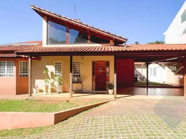 Casa / Sobrado para Venda em Botucatu/SP Centro 4 Quartos