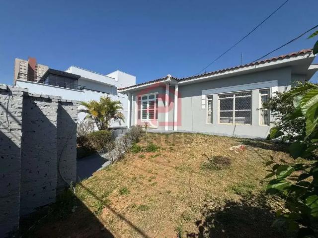 Casa / Sobrado para Venda em Botucatu/SP Centro 4 Quartos