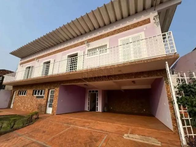 Casa / Sobrado para Venda em Botucatu/SP Centro 4 Quartos