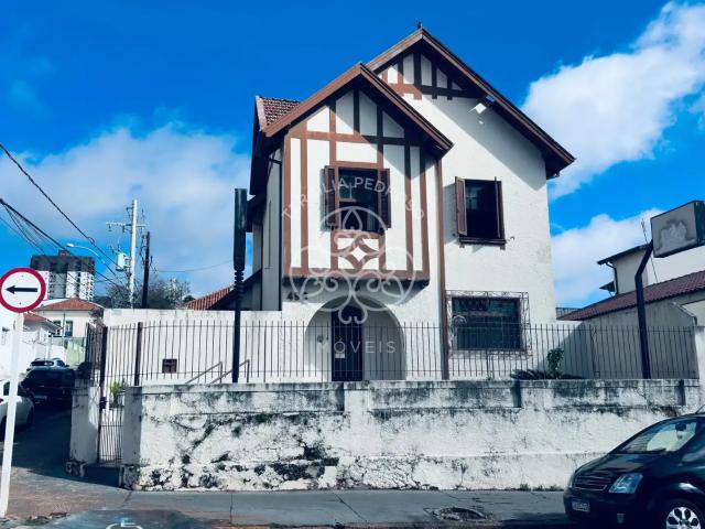 Casa / Sobrado para Venda em Botucatu/SP Centro 6 Quartos