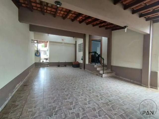 Casa / Sobrado para Venda em Botucatu/SP Centro 3 Quartos