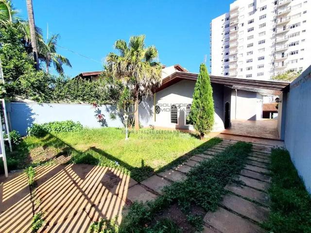 Casa / Sobrado para Venda em Botucatu/SP Centro 3 Quartos