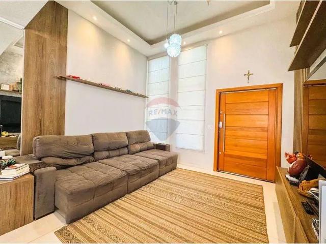 Casa / Sobrado para Venda em Botucatu/SP Colinas do Paraíso 3 Quartos