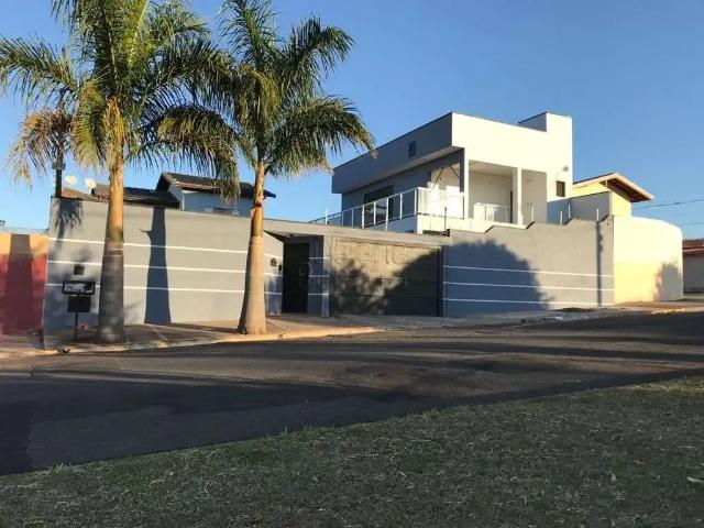 Casa / Sobrado para Venda em Botucatu/SP Jardim Ypê 3 Quartos