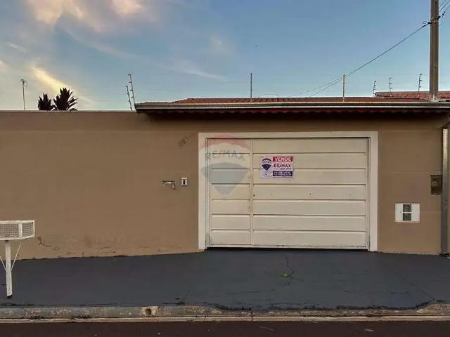 Casa / Sobrado para Venda em Botucatu/SP Parque dos Pinheiros 2 Quartos