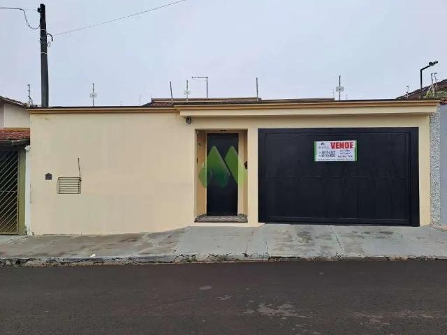 Casa / Sobrado para Venda em Botucatu/SP Recanto Azul 3 Quartos