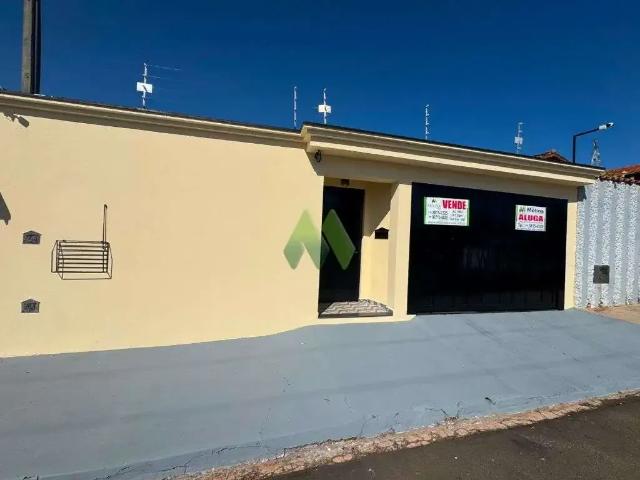 Casa / Sobrado para Venda em Botucatu/SP Recanto Azul 3 Quartos
