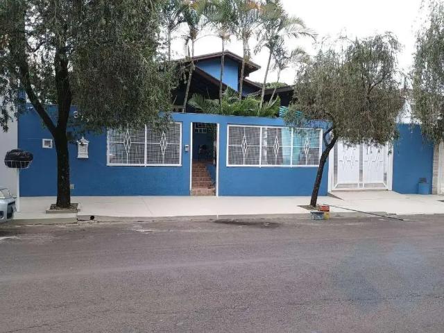 Casa / Sobrado para Venda em Botucatu/SP Recanto Azul 3 Quartos