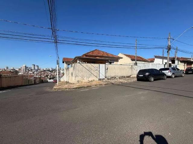Casa / Sobrado para Venda em Botucatu/SP Vila Casa Branca 3 Quartos