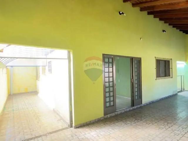 Casa / Sobrado para Venda em Botucatu/SP Vila Cidade Jardim 4 Quartos