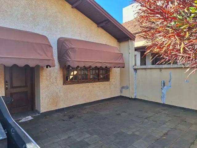 Casa / Sobrado para Venda em Botucatu/SP Vila dos Lavradores 3 Quartos