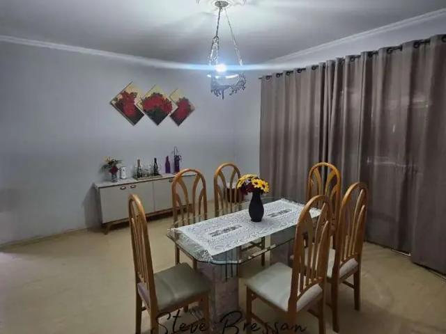 Casa / Sobrado para Venda em Botucatu/SP Vila dos Lavradores 4 Quartos