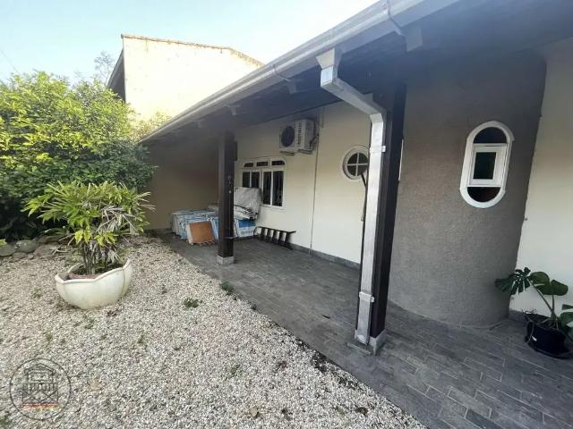 Casa / Sobrado para Venda em Blumenau/SC Água Verde 3 Quartos