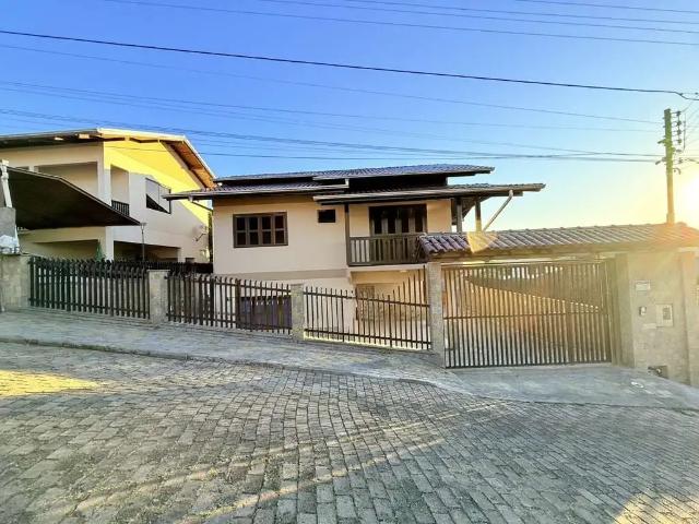 Casa / Sobrado para Venda em Blumenau/SC Água Verde 4 Quartos
