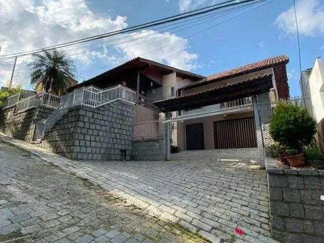 Casa / Sobrado para Venda em Blumenau/SC Água Verde 4 Quartos
