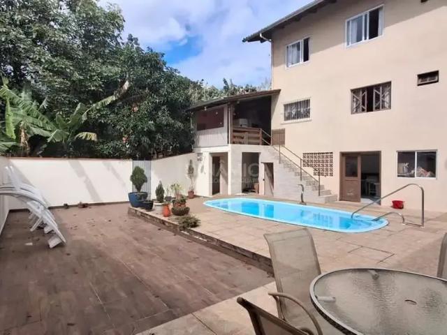 Casa / Sobrado para Venda em Blumenau/SC Água Verde 4 Quartos
