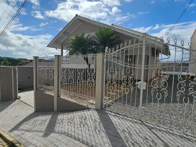 Casa / Sobrado para Venda em Blumenau/SC Badenfurt 4 Quartos