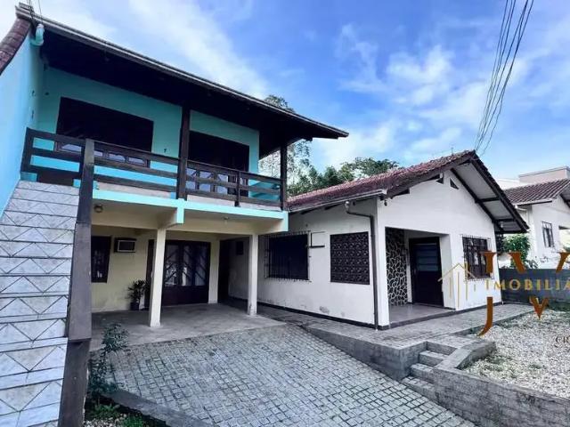 Casa / Sobrado para Venda em Blumenau/SC Badenfurt 4 Quartos